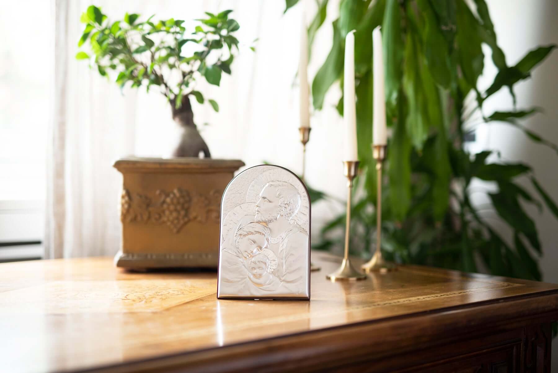 How To Be Truly Present For Your Family | Savelli Religious