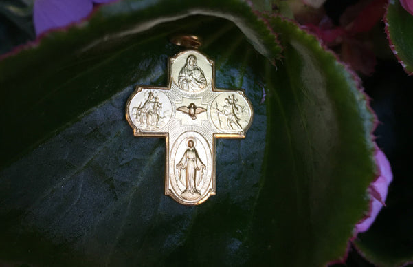The meaning of the 4-Way Cross | Savelli Religious