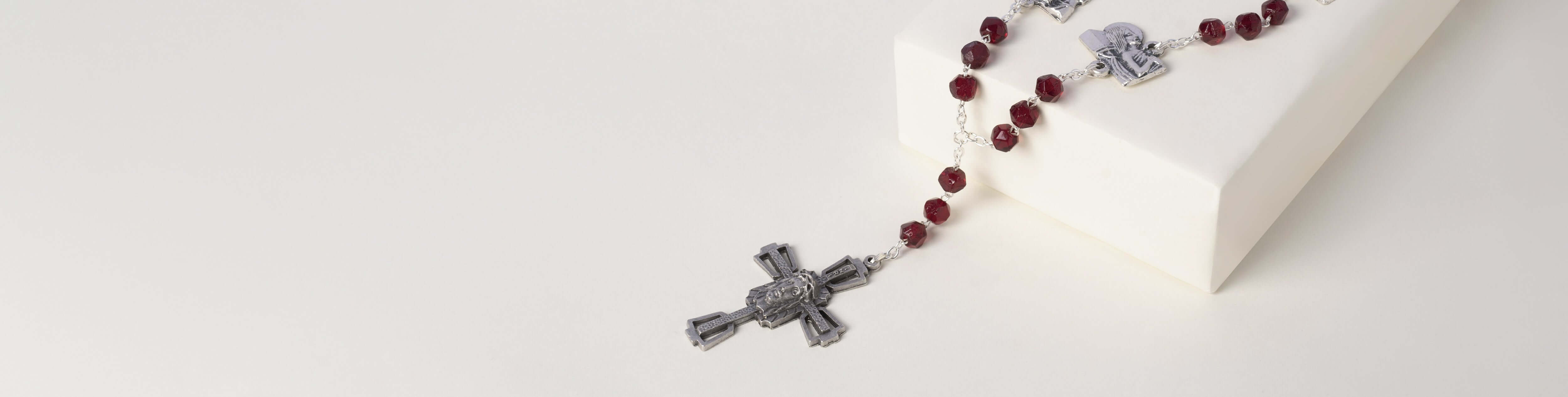 5 Catholic chaplets and how to pray them | Savelli Religious