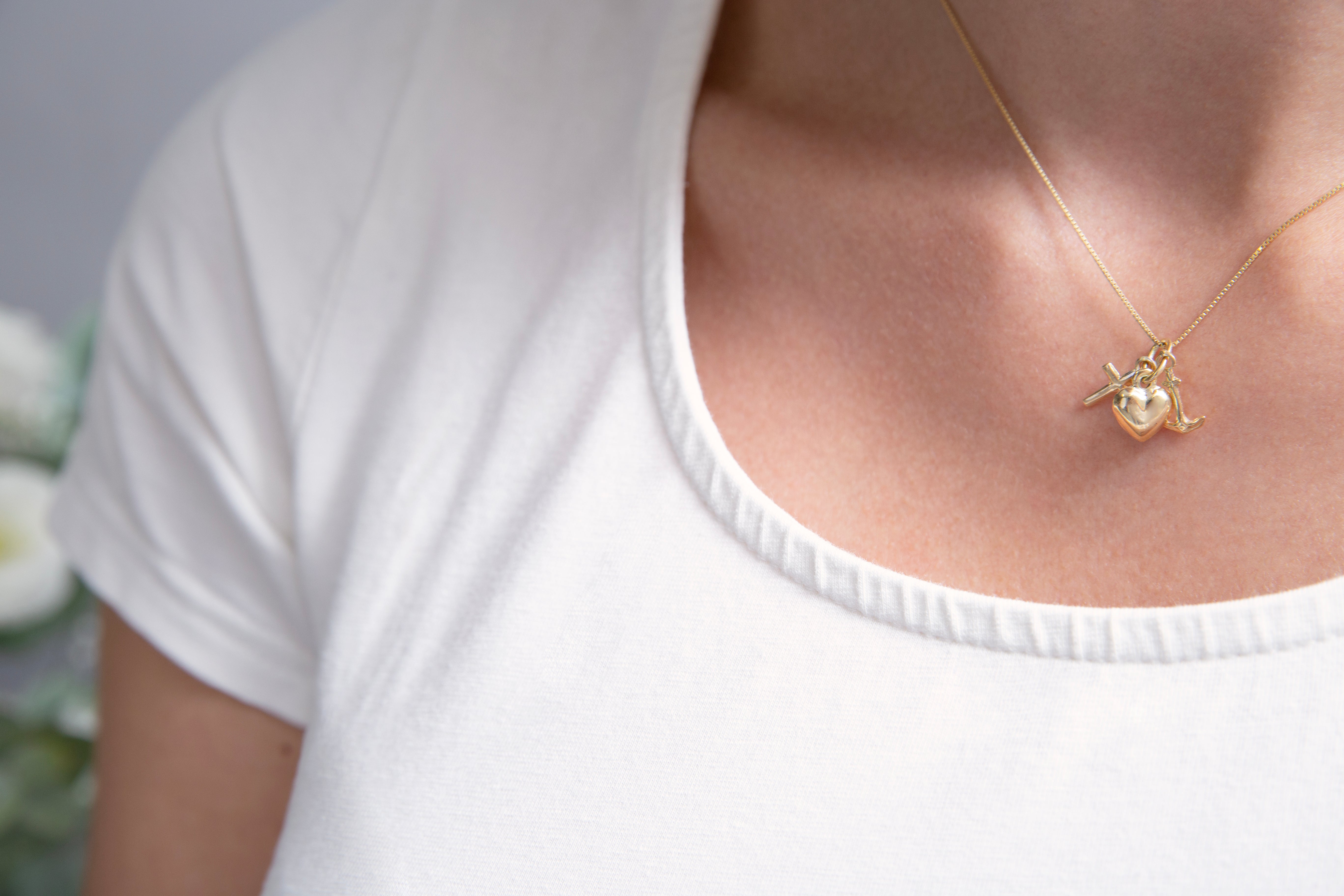 Faith Hope & Charity: 3 Theological Virtues – Savelli Religious