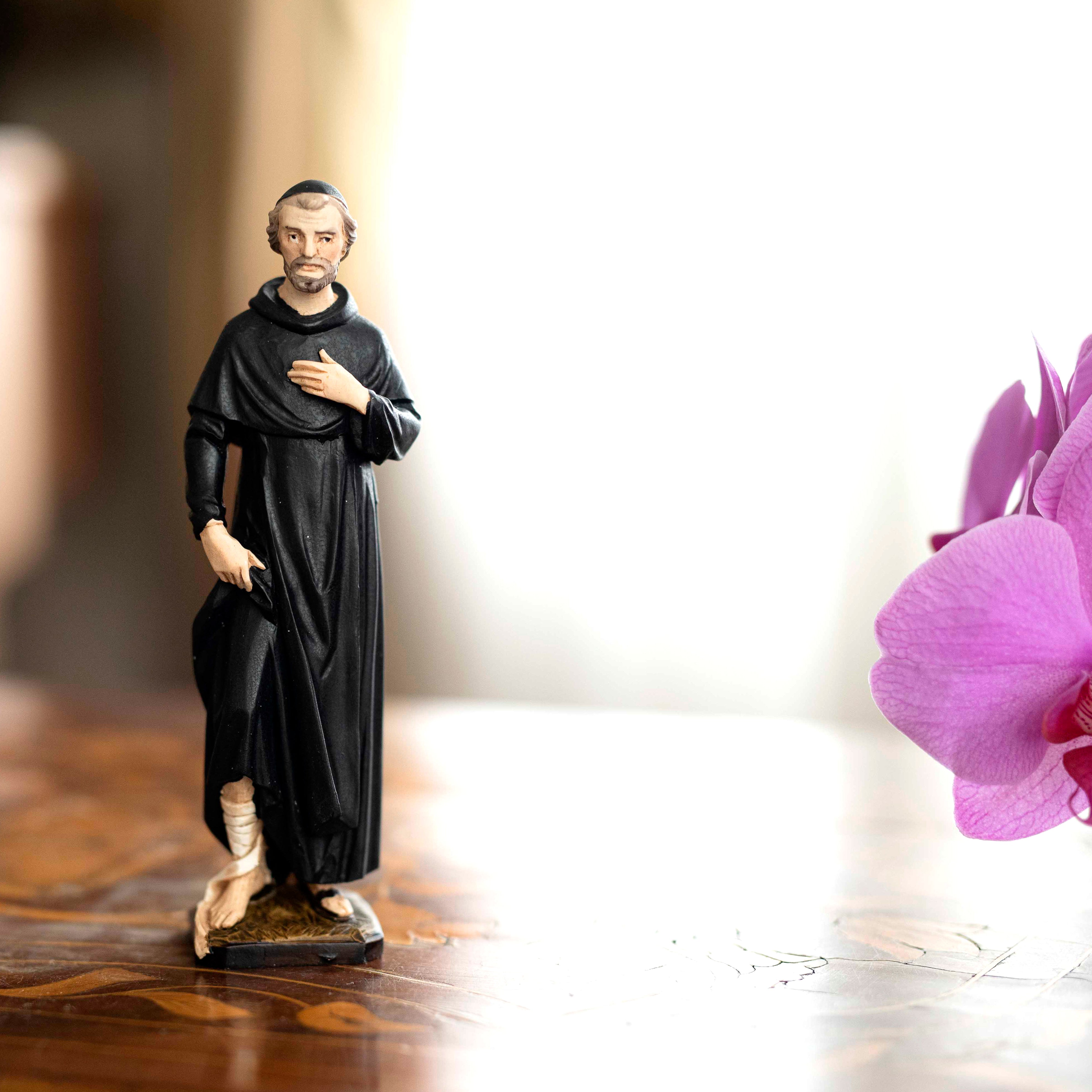 Story of St Peregrine, Patron of Cancer | Savelli Religious