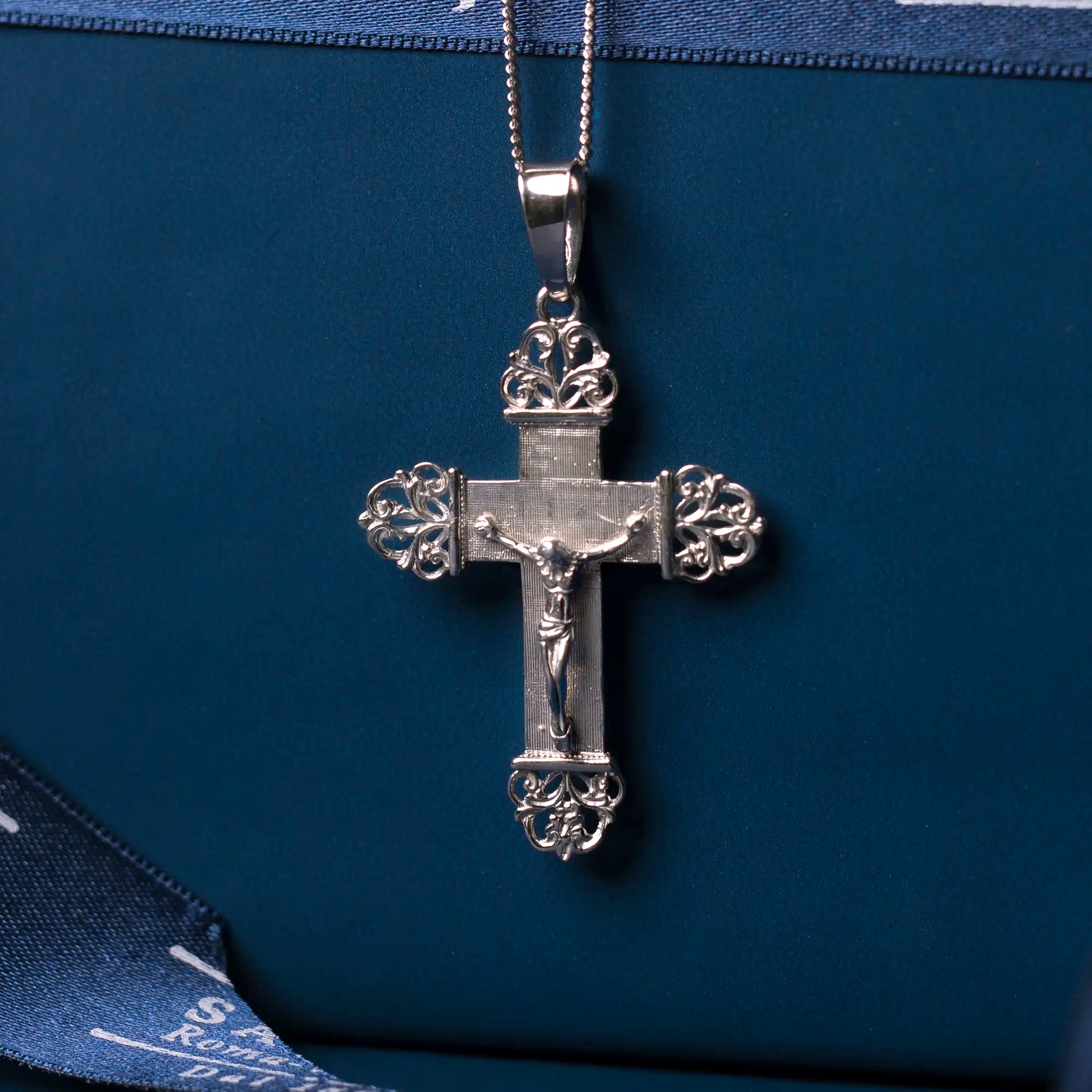 Vatican Crucifix Pendants | Savelli Religious